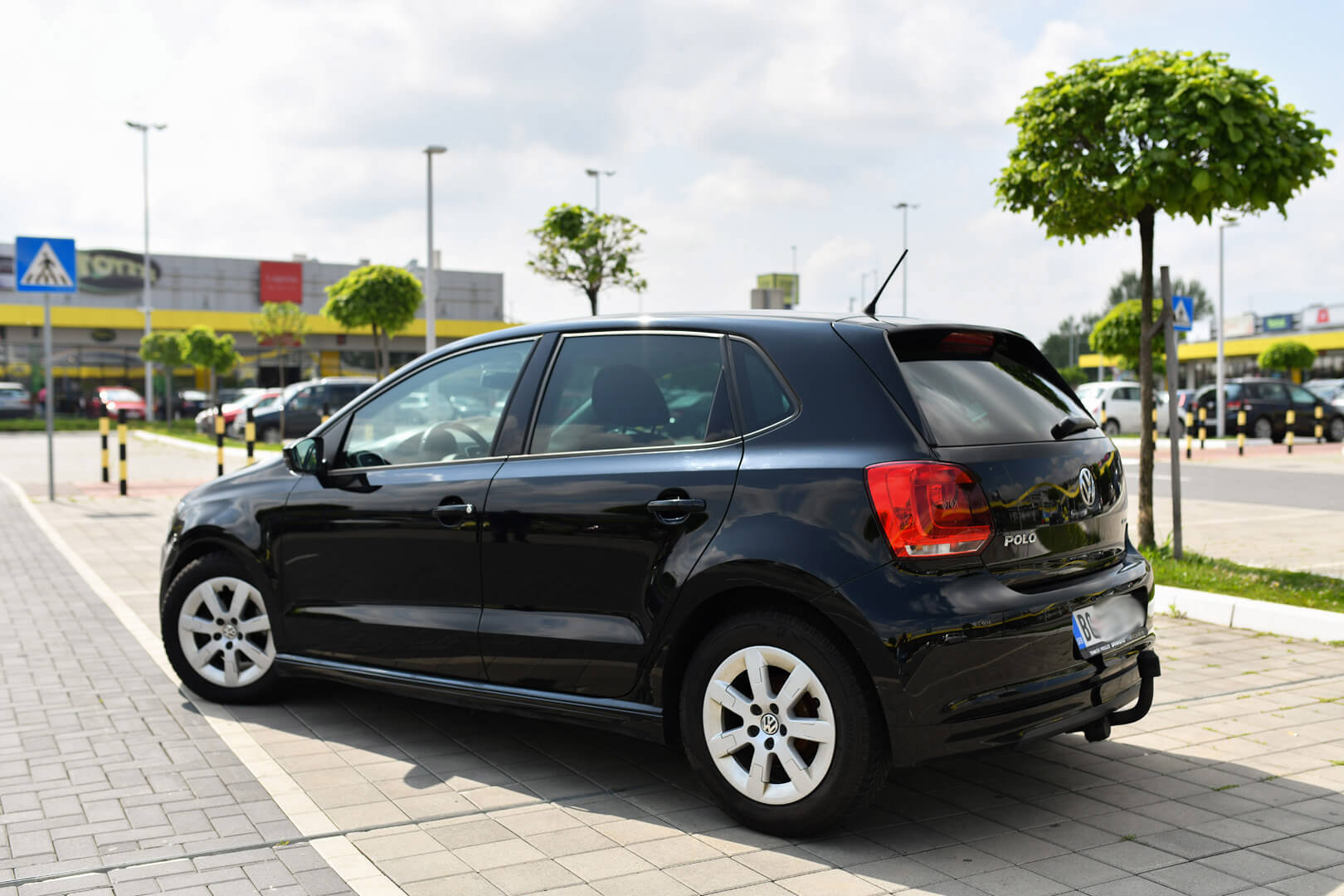 VW Polo - Queen Rent a Car