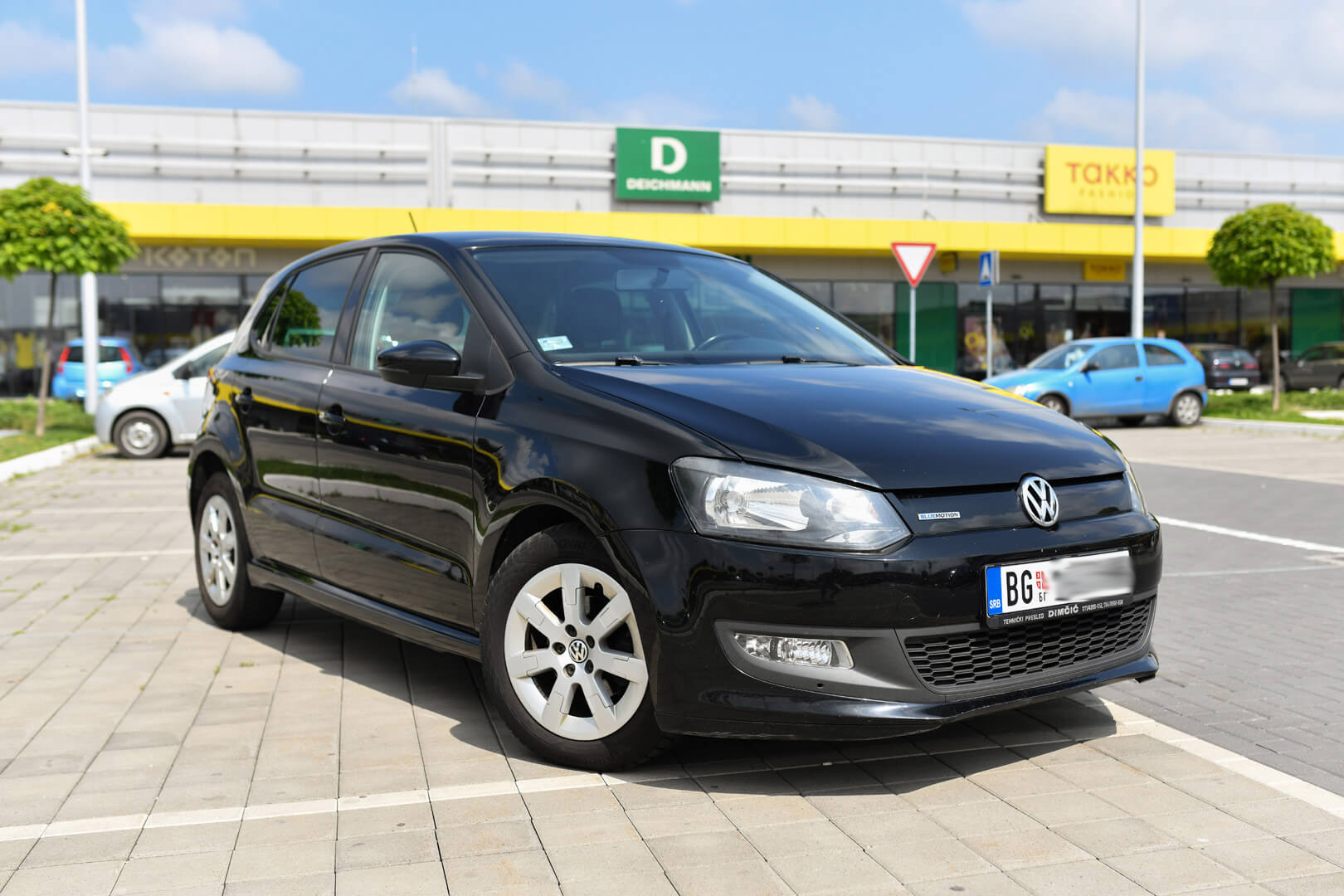 VW Polo - Queen Rent a Car